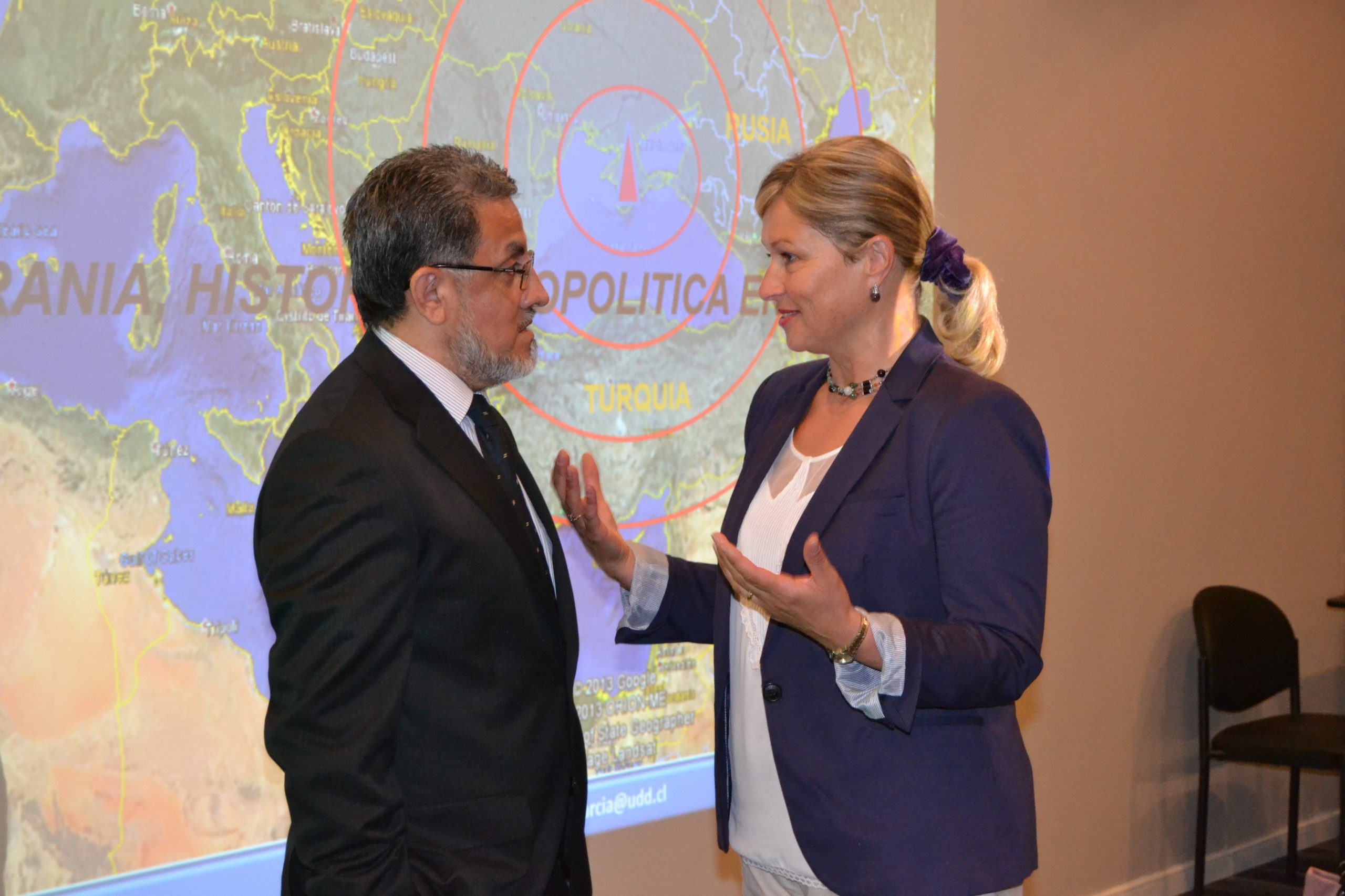 Charla “Ucrania: historia y geopolítica en acción” - Facultad de ...