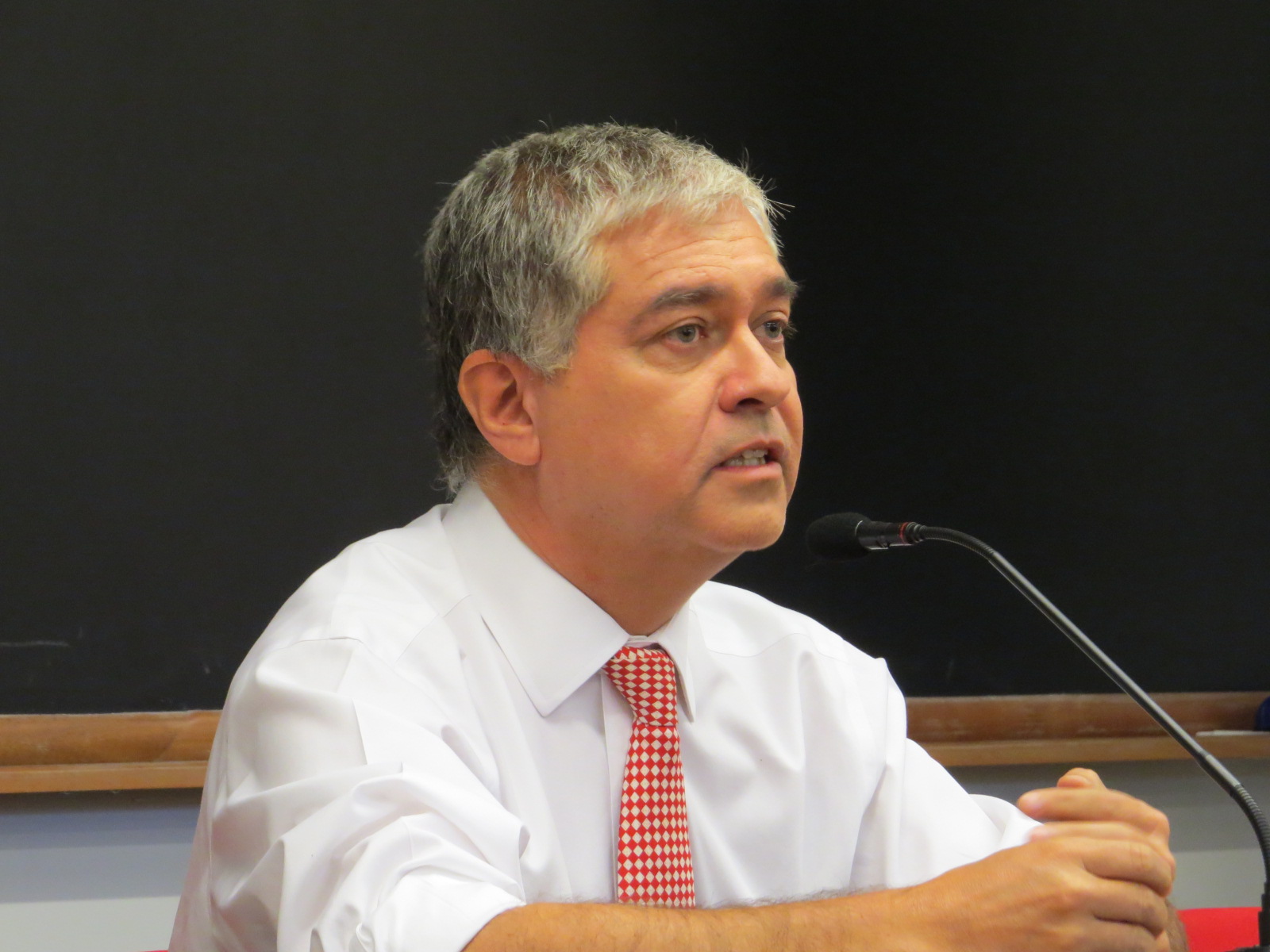 Iván Valenzuela inaugura el Año Académico de Periodismo UDD - Facultad ...