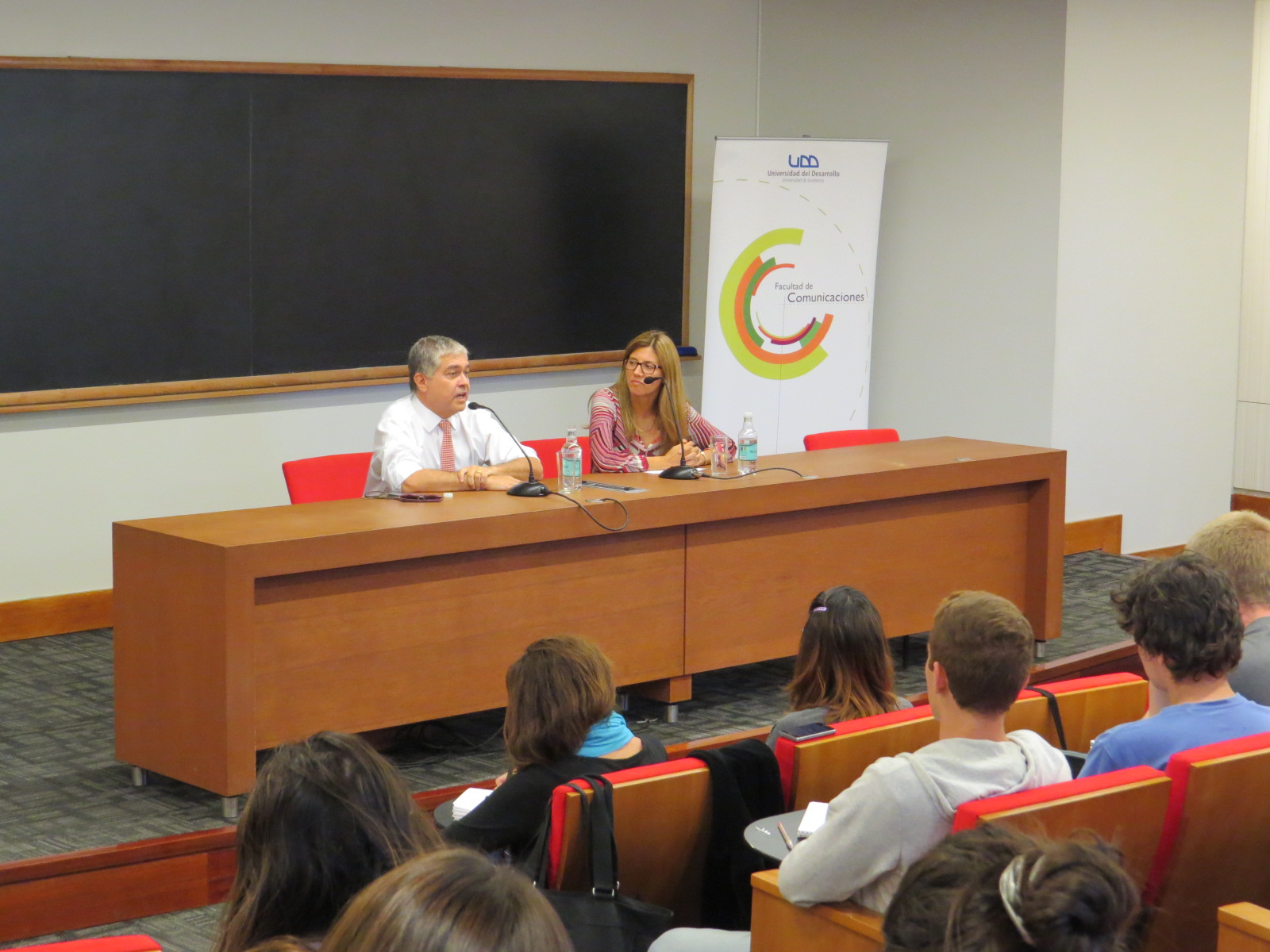 Iván Valenzuela inaugura el Año Académico de Periodismo UDD - Facultad ...